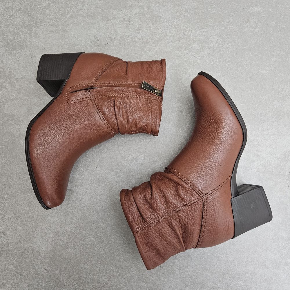 Bota Feminina Bottero Cano Curto Salto Bloco Em Couro - Conhaque ...